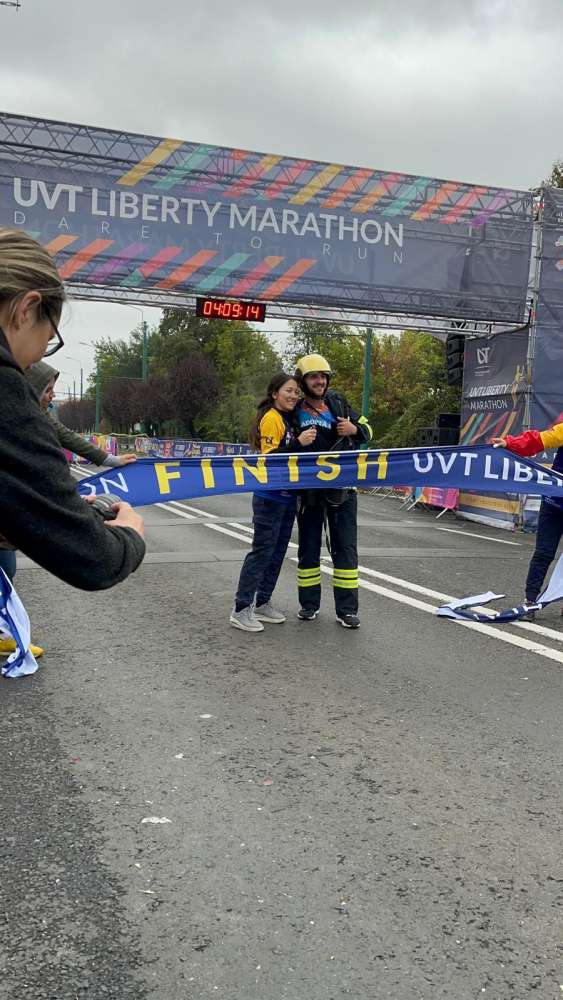 Politist de frontiera alearga la UVT Liberty Marathon pentru copiii din ...
