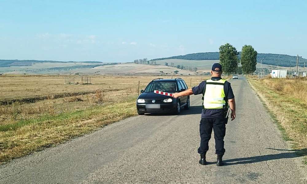 Depistat în trafic conducând, deși avea acest drept suspendat - Politia ...